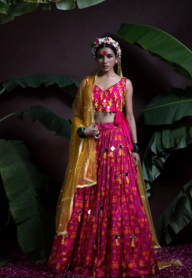 Tie Up Choli, Skirt and dupatta – Label Yogita Kadam